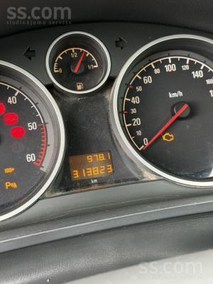 Черный Опель Зафира 2005 в Елгава, объемом двигателя 2.00 л и пробегом 313 тыс. км за 700 €, фото 8 на AUTOMOTO.COM.LV
