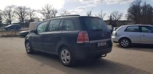 Black Opel Zafira 2005 in Valmiera, with an engine capacity of 1.90 L and mileage of 355 thousand km for 1550 €, photo 5 on AUTOMOTO.COM.LV