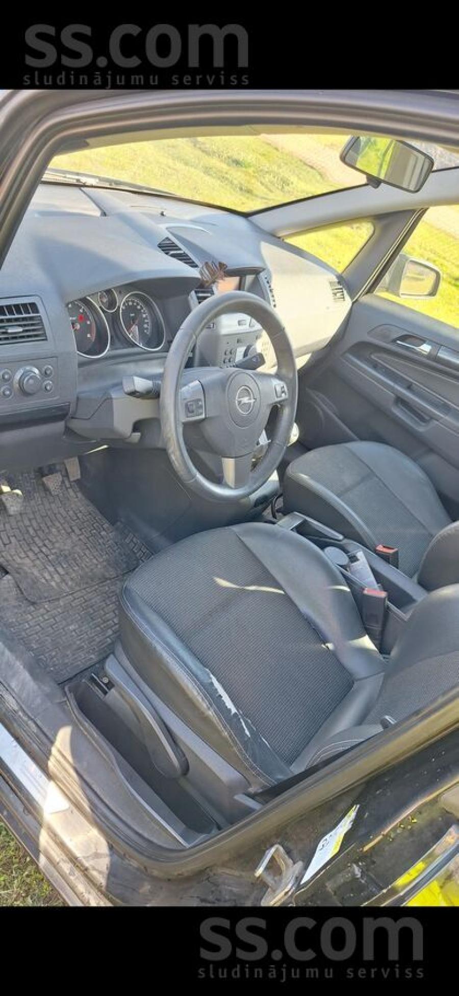 Melns Opel Zafira 2005 Ogre, ar dzinēja tilpumu 1.90 L un nobraukumu 337 tūkst. km par 1200 €, foto 5 vietnē AUTOMOTO.COM.LV