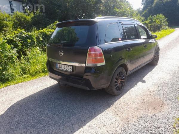 Black Opel Zafira 2005 in Riga, with an engine capacity of 1.90 L and mileage of 335 thousand km for 800 €, photo 3 on AUTOMOTO.COM.LV