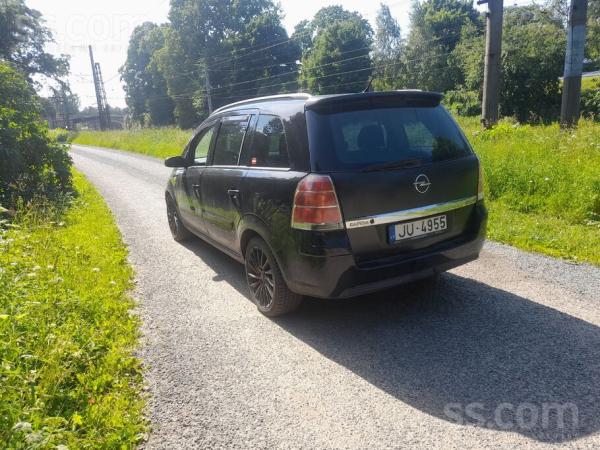 Black Opel Zafira 2005 in Riga, with an engine capacity of 1.90 L and mileage of 335 thousand km for 800 €, photo 4 on AUTOMOTO.COM.LV
