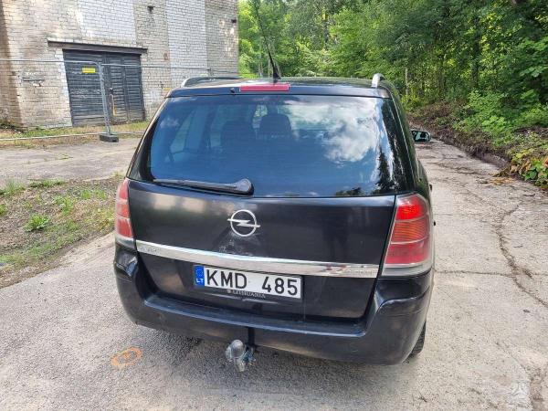 Melns Opel Zafira 2005 Kauņa, ar dzinēja tilpumu 1.91 L un nobraukumu 357 tūkst. km par 1300 €, foto 5 vietnē AUTOMOTO.COM.LV