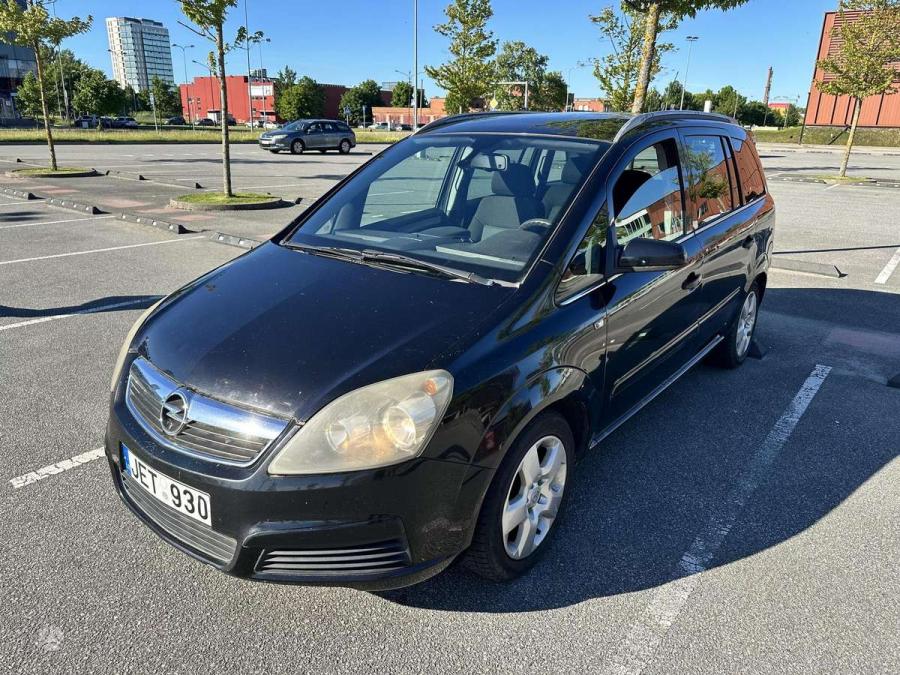 Black Opel Zafira 2005 in Klaipeda, with an engine capacity of 1.91 L and mileage of 268 thousand km for 1300 €, photo 1 on AUTOMOTO.COM.LV