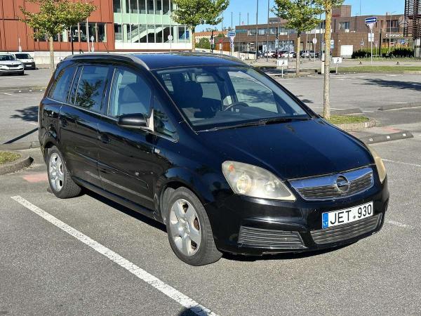 Melns Opel Zafira 2005 Klaipėda, ar dzinēja tilpumu 1.91 L un nobraukumu 268 tūkst. km par 1300 €, foto 2 vietnē AUTOMOTO.COM.LV
