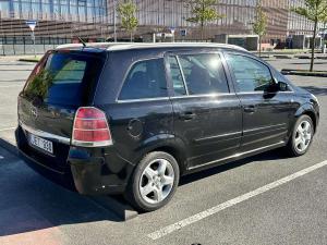 Black Opel Zafira 2005 in Klaipeda, with an engine capacity of 1.91 L and mileage of 268 thousand km for 1300 €, photo 4 on AUTOMOTO.COM.LV