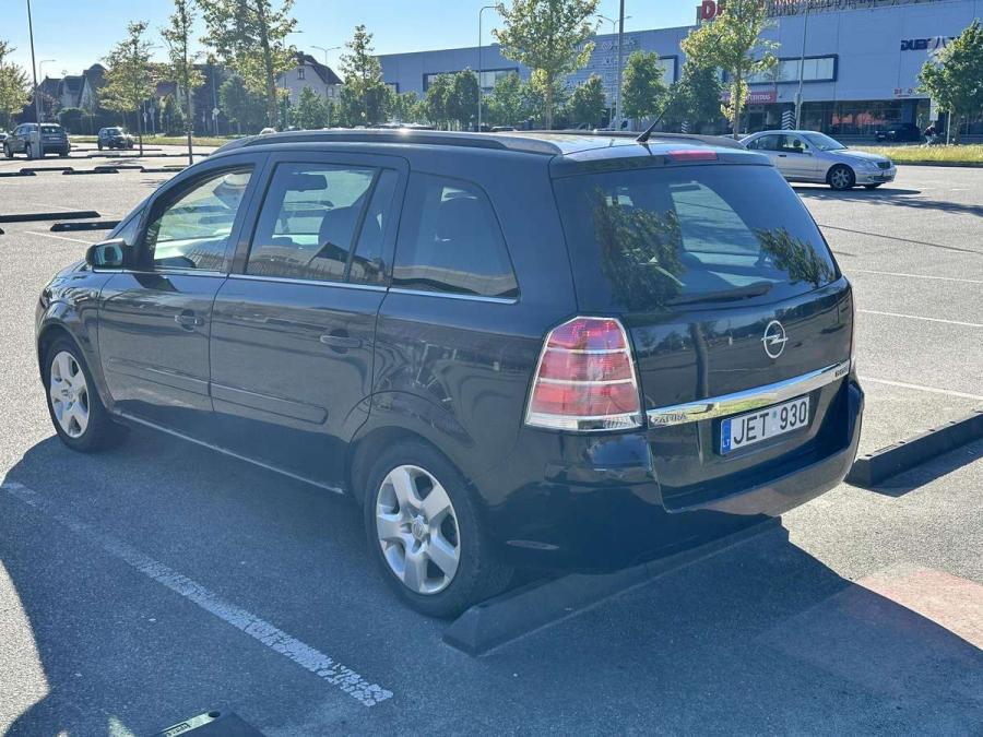Black Opel Zafira 2005 in Klaipeda, with an engine capacity of 1.91 L and mileage of 268 thousand km for 1300 €, photo 5 on AUTOMOTO.COM.LV