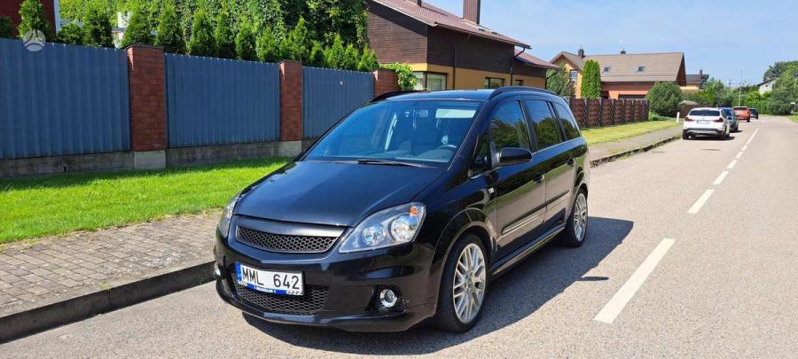 Melns Opel Zafira 2005 Kauņa, ar dzinēja tilpumu 2.00 L un nobraukumu 234 tūkst. km par 3800 €, foto 1 vietnē AUTOMOTO.COM.LV