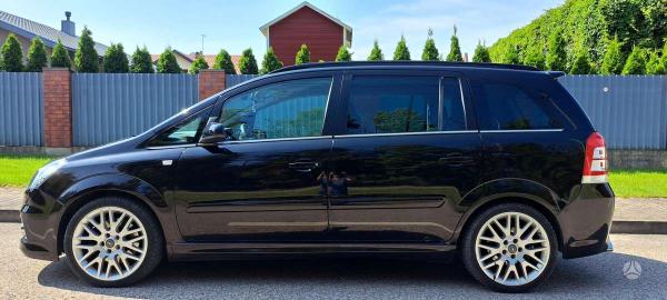 Black Opel Zafira 2005 in Kaunas, with an engine capacity of 2.00 L and mileage of 234 thousand km for 3800 €, photo 3 on AUTOMOTO.COM.LV