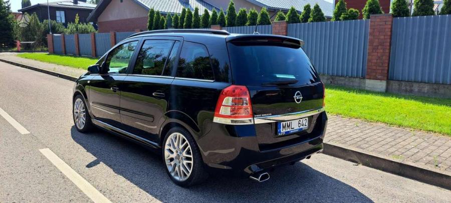 Melns Opel Zafira 2005 Kauņa, ar dzinēja tilpumu 2.00 L un nobraukumu 234 tūkst. km par 3800 €, foto 6 vietnē AUTOMOTO.COM.LV