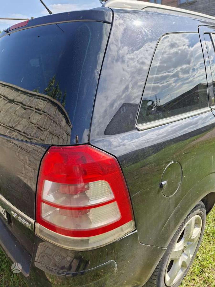 Melns Opel Zafira 2005 Tauragė, ar dzinēja tilpumu 1.91 L un nobraukumu 332 tūkst. km par 1050 €, foto 3 vietnē AUTOMOTO.COM.LV