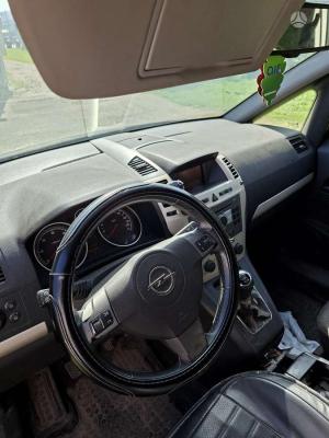 Melns Opel Zafira 2005 Tauragė, ar dzinēja tilpumu 1.91 L un nobraukumu 332 tūkst. km par 1050 €, foto 5 vietnē AUTOMOTO.COM.LV