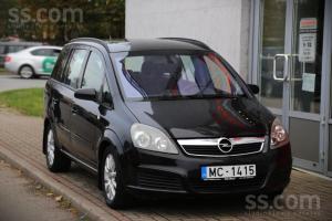 Black Opel Zafira 2005 in Riga, with an engine capacity of 1.90 L and mileage of 199 thousand km for 2495 €, photo 5 on AUTOMOTO.COM.LV