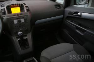 Black Opel Zafira 2005 in Riga, with an engine capacity of 1.90 L and mileage of 199 thousand km for 2495 €, photo 11 on AUTOMOTO.COM.LV
