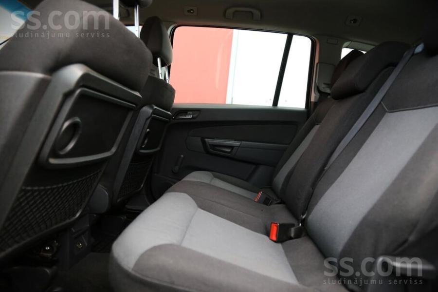Black Opel Zafira 2005 in Riga, with an engine capacity of 1.90 L and mileage of 199 thousand km for 2495 €, photo 17 on AUTOMOTO.COM.LV