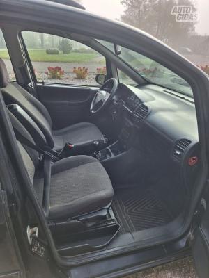 Melns Opel Zafira 2005 Vilkaviškis, ar dzinēja tilpumu 2.00 L un nobraukumu 331 tūkst. km par 1200 €, foto 3 vietnē AUTOMOTO.COM.LV