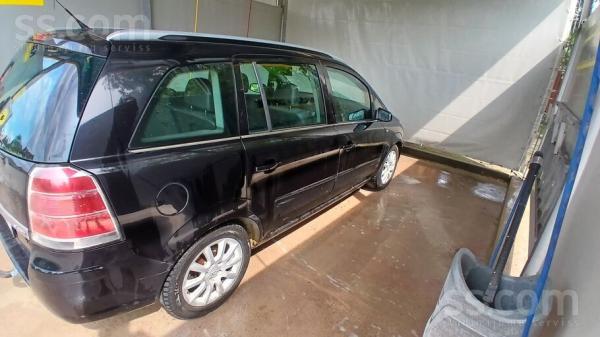 Melns Opel Zafira 2006 Jelgava, ar dzinēja tilpumu 1.90 L un nobraukumu 321 tūkst. km par 1250 €, foto 3 vietnē AUTOMOTO.COM.LV