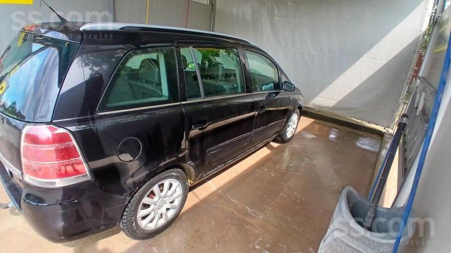 Melns Opel Zafira 2006 Jelgava, ar dzinēja tilpumu 1.90 L un nobraukumu 321 tūkst. km par 1250 €, foto 3 vietnē AUTOMOTO.COM.LV