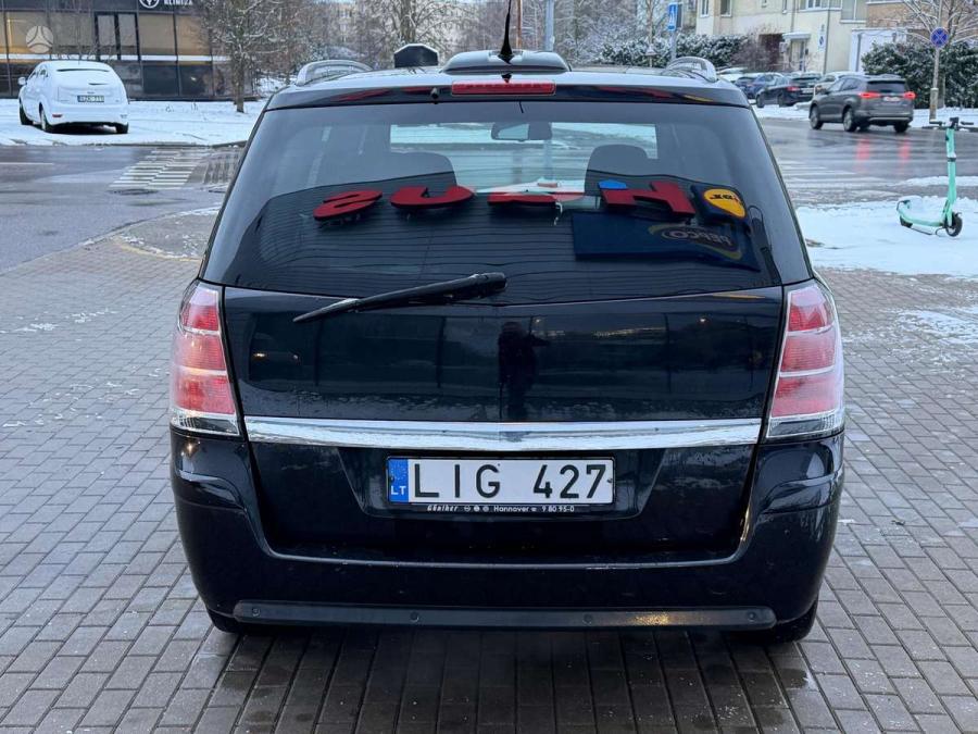 Black Opel Zafira 2006 in Vilnius, with an engine capacity of 2.20 L and mileage of 200 thousand km for 1450 €, photo 5 on AUTOMOTO.COM.LV