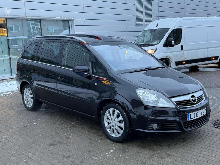 Black Opel Zafira 2006 in Vilnius, with an engine capacity of 2.20 L and mileage of 200 thousand km for 1450 €, photo 9 on AUTOMOTO.COM.LV