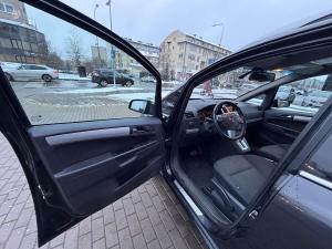 Black Opel Zafira 2006 in Vilnius, with an engine capacity of 2.20 L and mileage of 200 thousand km for 1450 €, photo 13 on AUTOMOTO.COM.LV