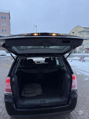 Black Opel Zafira 2006 in Vilnius, with an engine capacity of 2.20 L and mileage of 200 thousand km for 1450 €, photo 22 on AUTOMOTO.COM.LV