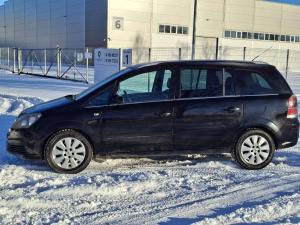 Black Opel Zafira 2006 in Plunge, with an engine capacity of 1.91 L and mileage of 344 thousand km for 1350 €, photo 6 on AUTOMOTO.COM.LV