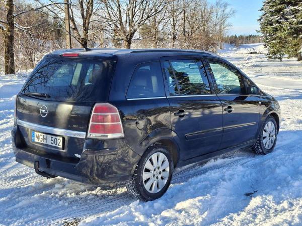 Melns Opel Zafira 2006 Plungė, ar dzinēja tilpumu 1.91 L un nobraukumu 344 tūkst. km par 1350 €, foto 9 vietnē AUTOMOTO.COM.LV