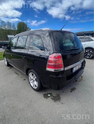 Black Opel Zafira 2006 in Riga, with an engine capacity of 1.90 L and mileage of 310 thousand km for 1830 €, photo 2 on AUTOMOTO.COM.LV