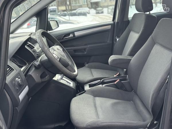 Melns Opel Zafira 2006 Kauņa, ar dzinēja tilpumu 1.90 L un nobraukumu 390 tūkst. km par 1650 €, foto 9 vietnē AUTOMOTO.COM.LV