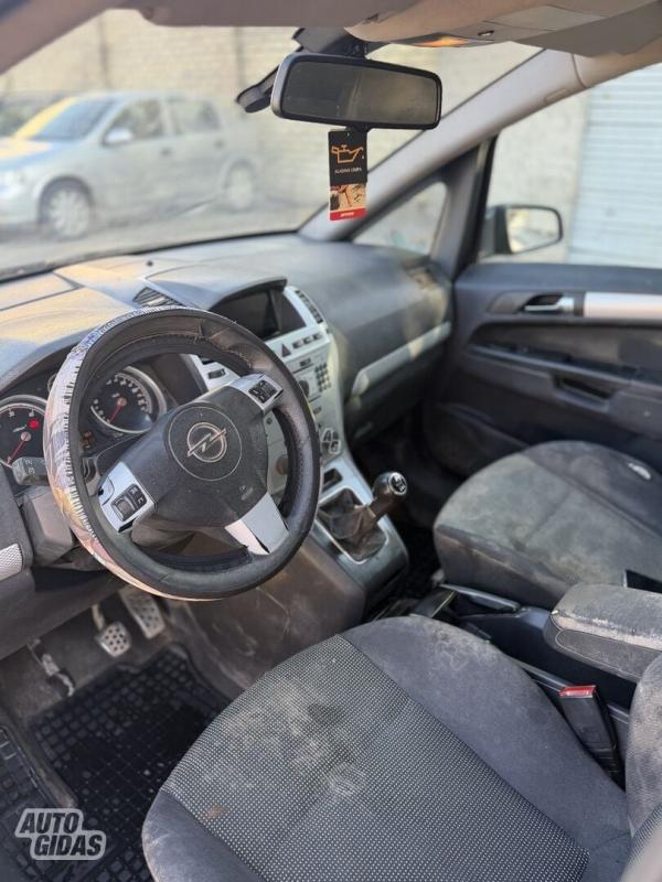 Black Opel Zafira 2006 in Kaunas, with an engine capacity of 1.90 L and mileage of 400 thousand km for 850 €, photo 10 on AUTOMOTO.COM.LV