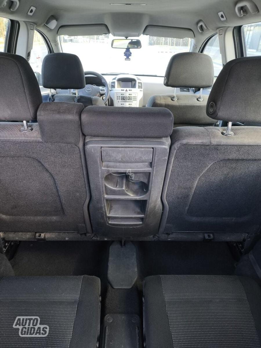 Melns Opel Zafira 2006 Utena, ar dzinēja tilpumu 1.90 L un nobraukumu 384 tūkst. km par 1499 €, foto 9 vietnē AUTOMOTO.COM.LV
