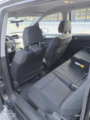 Melns Opel Zafira 2006 Utena, ar dzinēja tilpumu 1.90 L un nobraukumu 384 tūkst. km par 1499 €, foto 11 vietnē AUTOMOTO.COM.LV