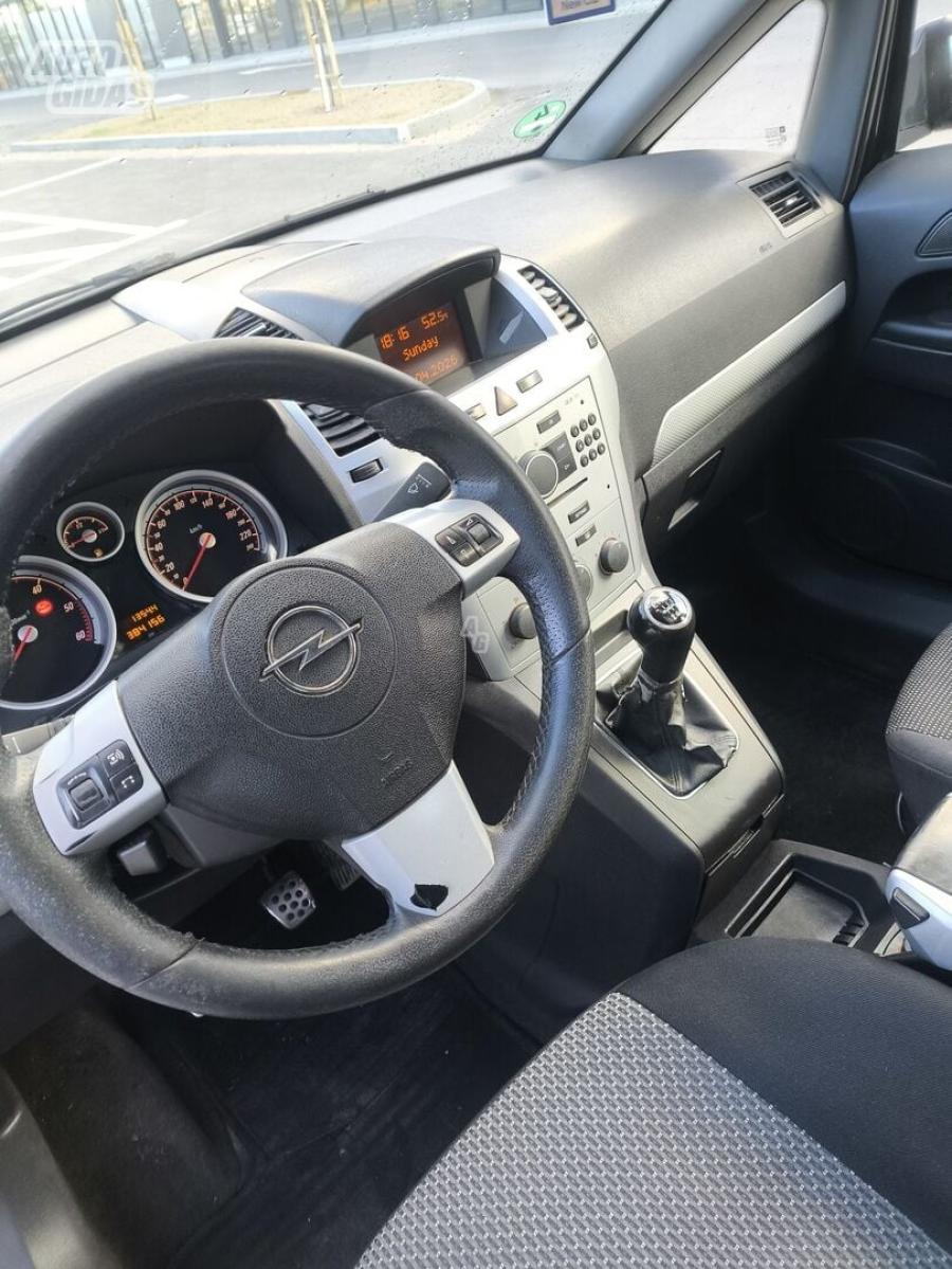 Melns Opel Zafira 2006 Utena, ar dzinēja tilpumu 1.90 L un nobraukumu 384 tūkst. km par 1499 €, foto 14 vietnē AUTOMOTO.COM.LV