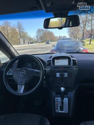 Melns Opel Zafira 2006 Viļņa, ar dzinēja tilpumu 1.90 L un nobraukumu 305 tūkst. km par 1450 €, foto 7 vietnē AUTOMOTO.COM.LV