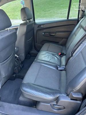 Melns Opel Zafira 2006 Viļņa, ar dzinēja tilpumu 1.90 L un nobraukumu 305 tūkst. km par 1450 €, foto 11 vietnē AUTOMOTO.COM.LV