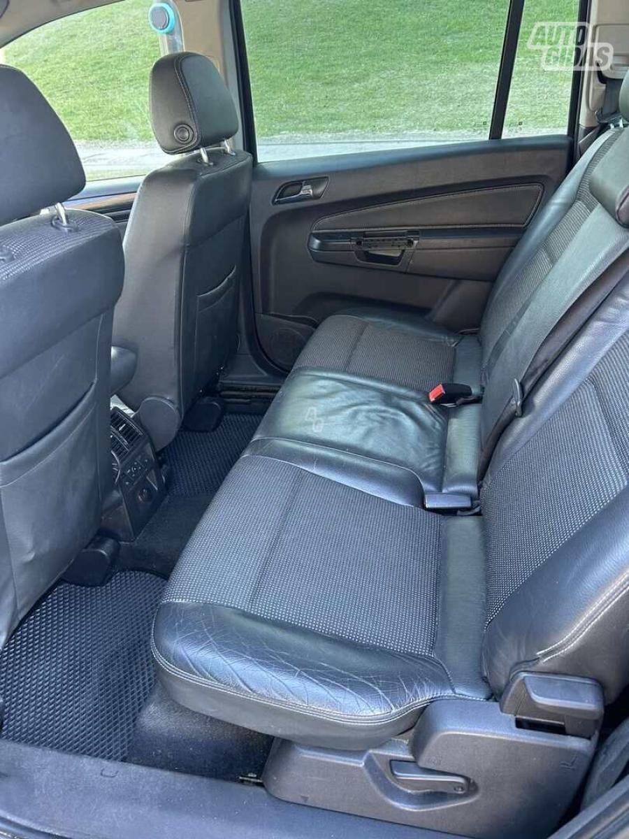 Melns Opel Zafira 2006 Viļņa, ar dzinēja tilpumu 1.90 L un nobraukumu 305 tūkst. km par 1450 €, foto 11 vietnē AUTOMOTO.COM.LV