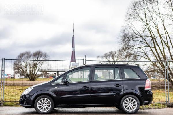 Melns Opel Zafira 2006 Rīga, ar dzinēja tilpumu 1.90 L un nobraukumu 242 tūkst. km par 1990 €, foto 4 vietnē AUTOMOTO.COM.LV