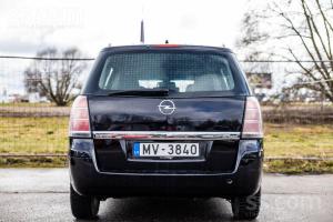 Melns Opel Zafira 2006 Rīga, ar dzinēja tilpumu 1.90 L un nobraukumu 242 tūkst. km par 1990 €, foto 9 vietnē AUTOMOTO.COM.LV