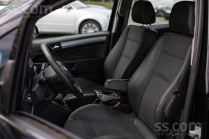 Melns Opel Zafira 2006 Rīga, ar dzinēja tilpumu 1.90 L un nobraukumu 242 tūkst. km par 1990 €, foto 13 vietnē AUTOMOTO.COM.LV