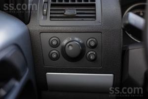 Melns Opel Zafira 2006 Rīga, ar dzinēja tilpumu 1.90 L un nobraukumu 242 tūkst. km par 1990 €, foto 16 vietnē AUTOMOTO.COM.LV