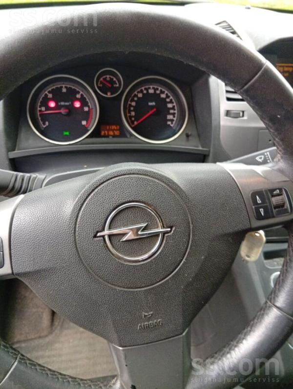 Black Opel Zafira 2006 in Ludza, with an engine capacity of 1.90 L and mileage of 366 thousand km for 1000 €, photo 9 on AUTOMOTO.COM.LV