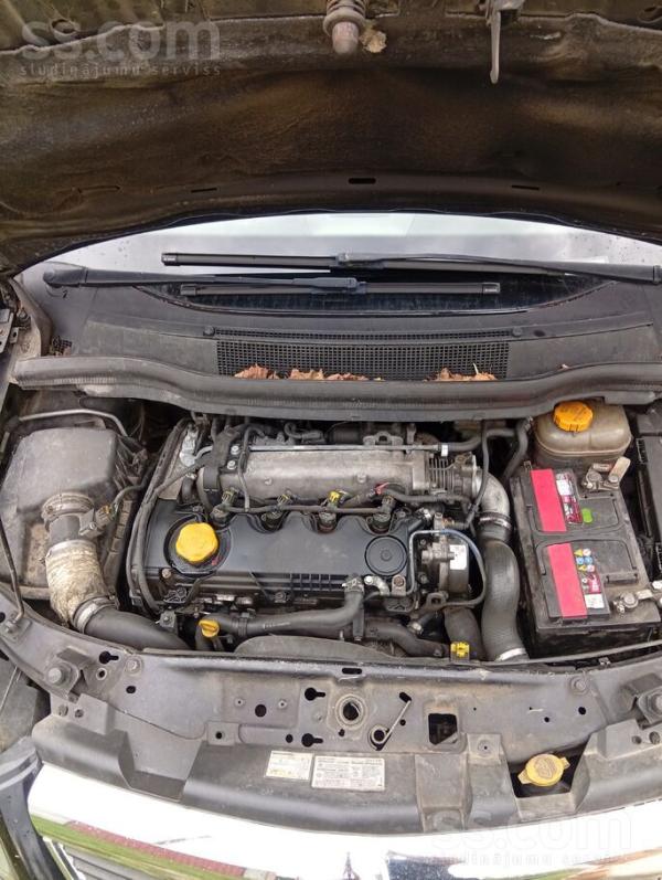 Black Opel Zafira 2006 in Ludza, with an engine capacity of 1.90 L and mileage of 366 thousand km for 1000 €, photo 10 on AUTOMOTO.COM.LV