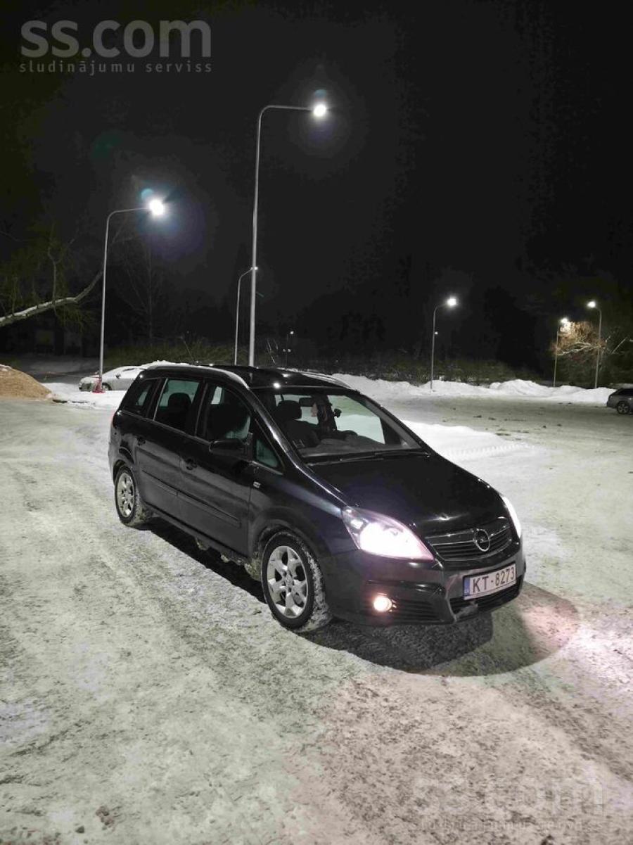 Black Opel Zafira 2006 in Jekabpils, with an engine capacity of 1.90 L and mileage of 363 thousand km for 1300 €, photo 3 on AUTOMOTO.COM.LV