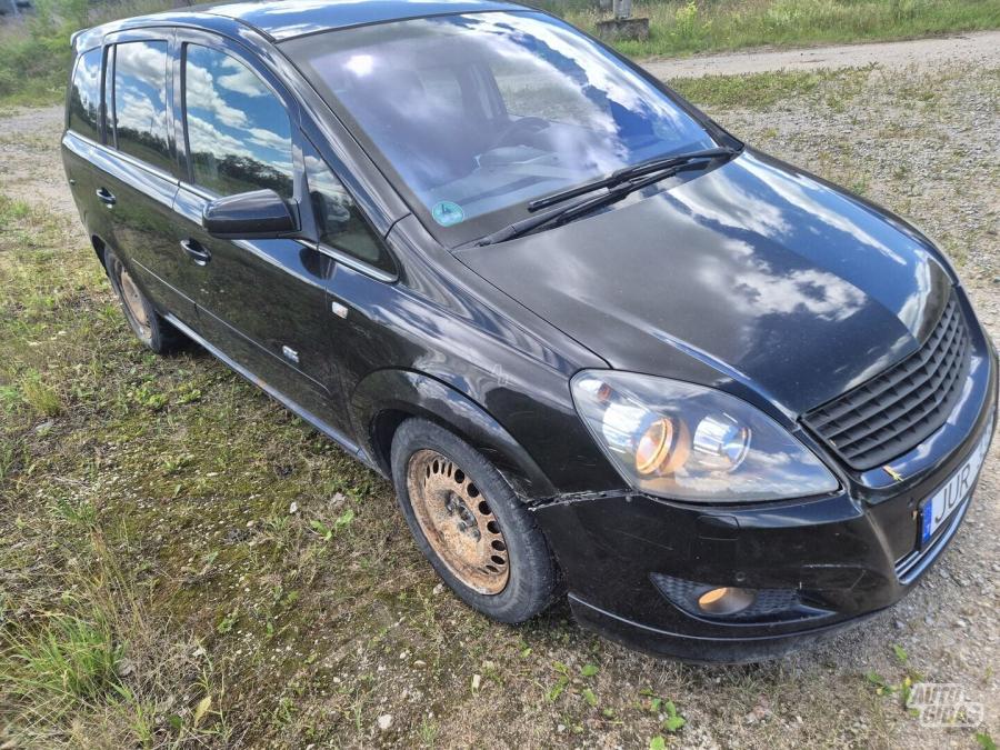 Black Opel Zafira 2006 in Kelme, with an engine capacity of 1.90 L and mileage of 300 thousand km for 500 €, photo 4 on AUTOMOTO.COM.LV