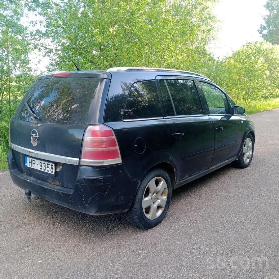 Melns Opel Zafira 2006 Daugavpils, ar dzinēja tilpumu 1.90 L un nobraukumu 400 tūkst. km par 650 €, foto 3 vietnē AUTOMOTO.COM.LV