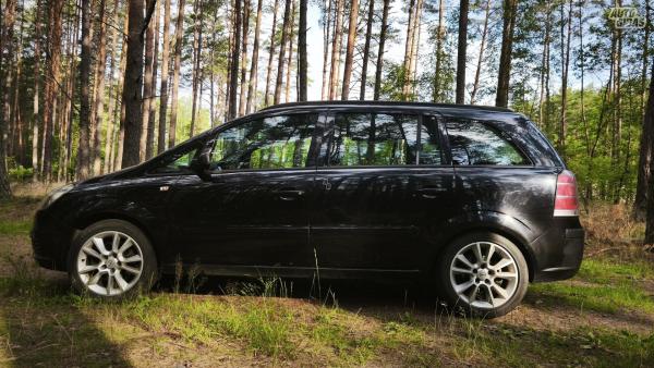 Melns Opel Zafira 2006 Druskininkai, ar dzinēja tilpumu 1.90 L un nobraukumu 260 tūkst. km par 1400 €, foto 2 vietnē AUTOMOTO.COM.LV