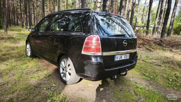 Melns Opel Zafira 2006 Druskininkai, ar dzinēja tilpumu 1.90 L un nobraukumu 260 tūkst. km par 1400 €, foto 8 vietnē AUTOMOTO.COM.LV