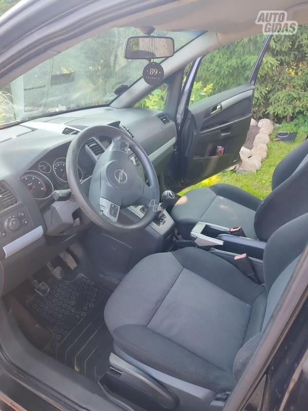 Melns Opel Zafira 2006 Viļņa, ar dzinēja tilpumu 1.90 L un nobraukumu 320 tūkst. km par 1150 €, foto 7 vietnē AUTOMOTO.COM.LV