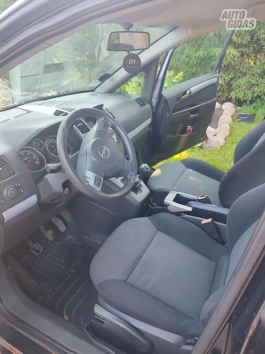 Melns Opel Zafira 2006 Viļņa, ar dzinēja tilpumu 1.90 L un nobraukumu 320 tūkst. km par 1150 €, foto 8 vietnē AUTOMOTO.COM.LV