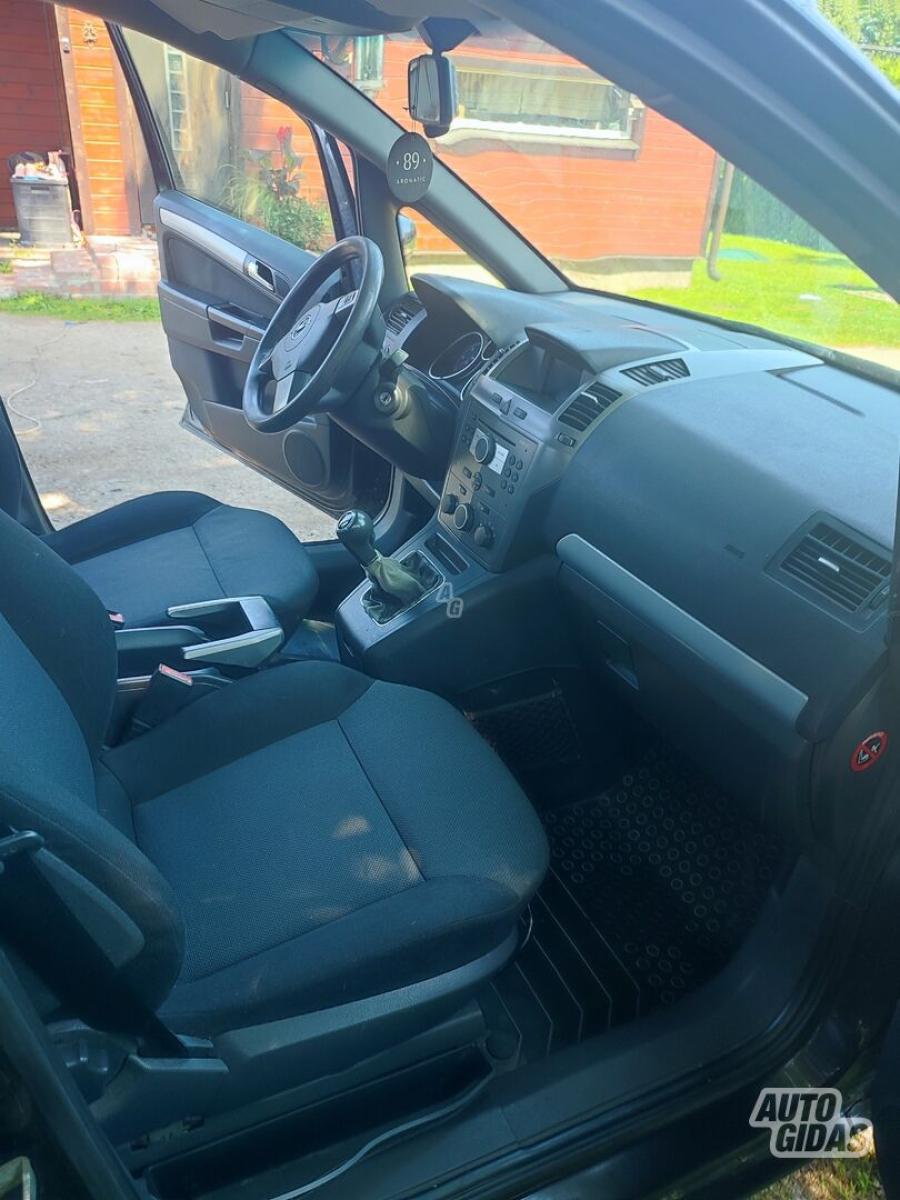 Melns Opel Zafira 2006 Viļņa, ar dzinēja tilpumu 1.90 L un nobraukumu 320 tūkst. km par 1150 €, foto 9 vietnē AUTOMOTO.COM.LV